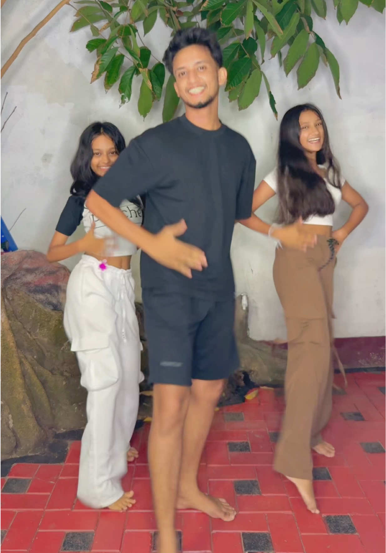 නංගිද? දෝණිද?🤎🖤 @Watalappanmusicsl | Vidusha N Janushi (@vidusha_n_janushi)