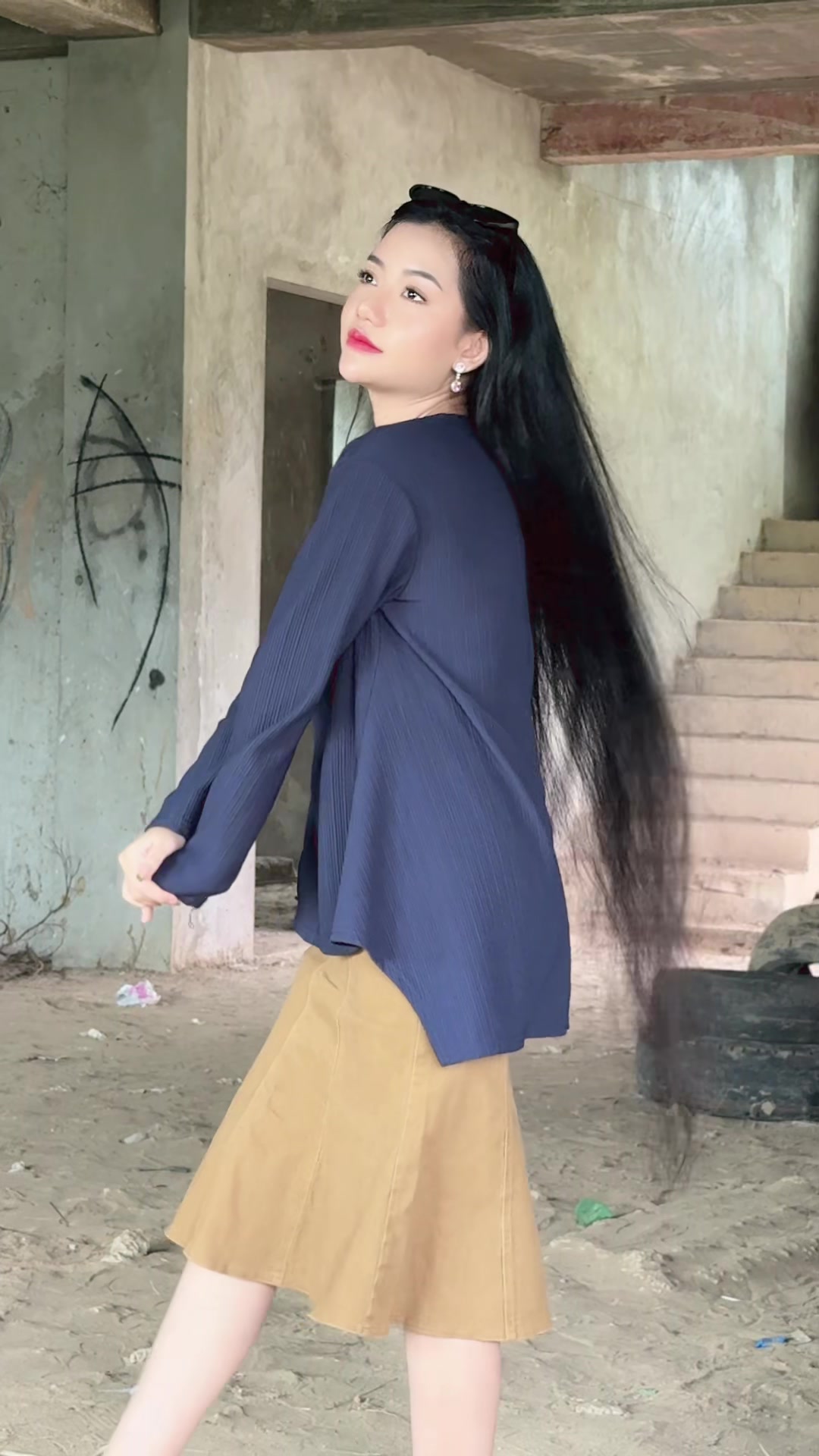 ညရောက်လာပြီ | Myat Noe San (@myatnoesanofficial)