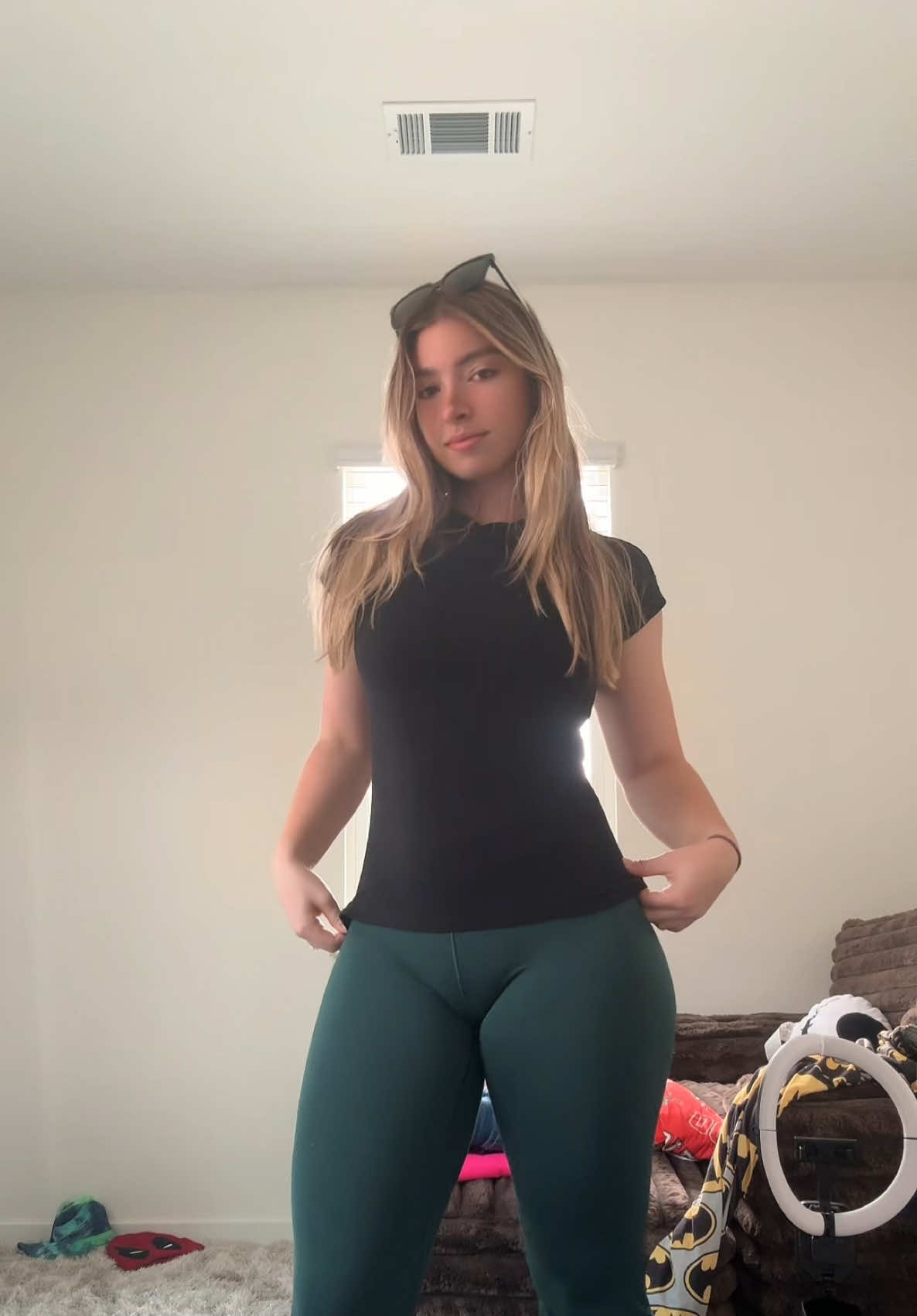 Carley (@carleycakeee) - Urlebird