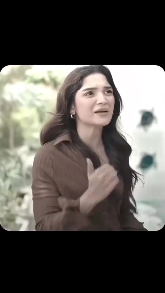 Romaisa Khan (@romaisa.khan._) - Urlebird