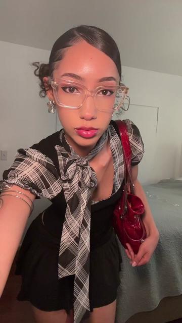 Tehe | Lala (@lalayravo)