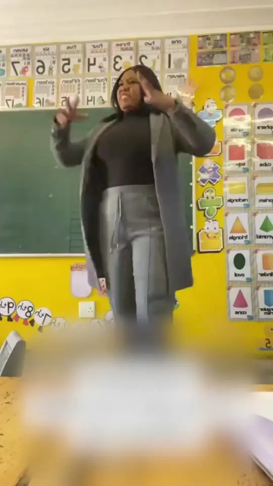Teacher goes viral for nursery rhyme | Daily Mail (@dailymail)