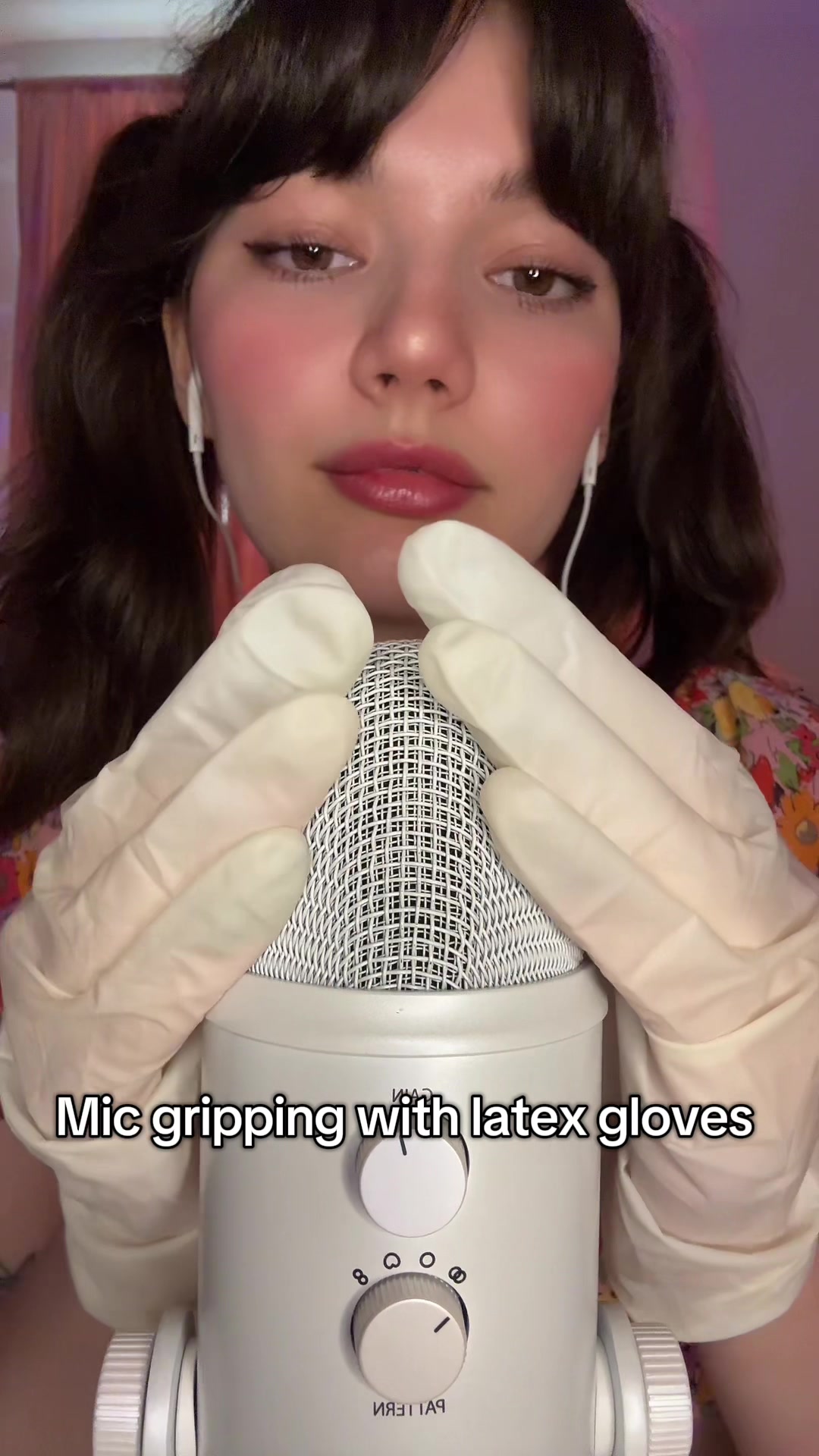 Jules ASMR (@julesasmr8) - Urlebird