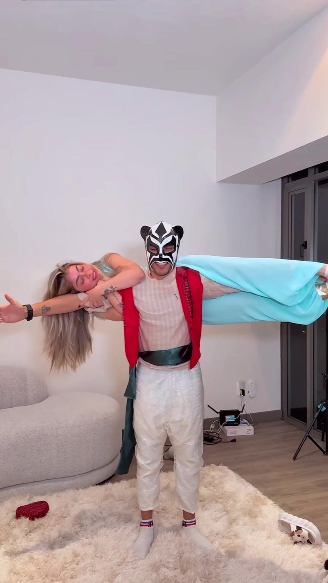 Hoy andaban bien coquetos panda y | 🫀 (@junmaxlove_)