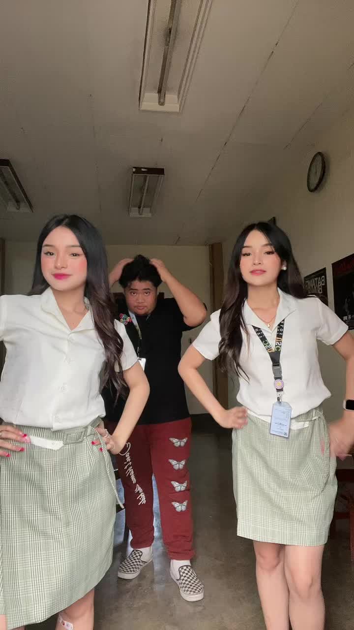 monday nanaman 🤓 | aicyandtrisha (@fabetwinz)