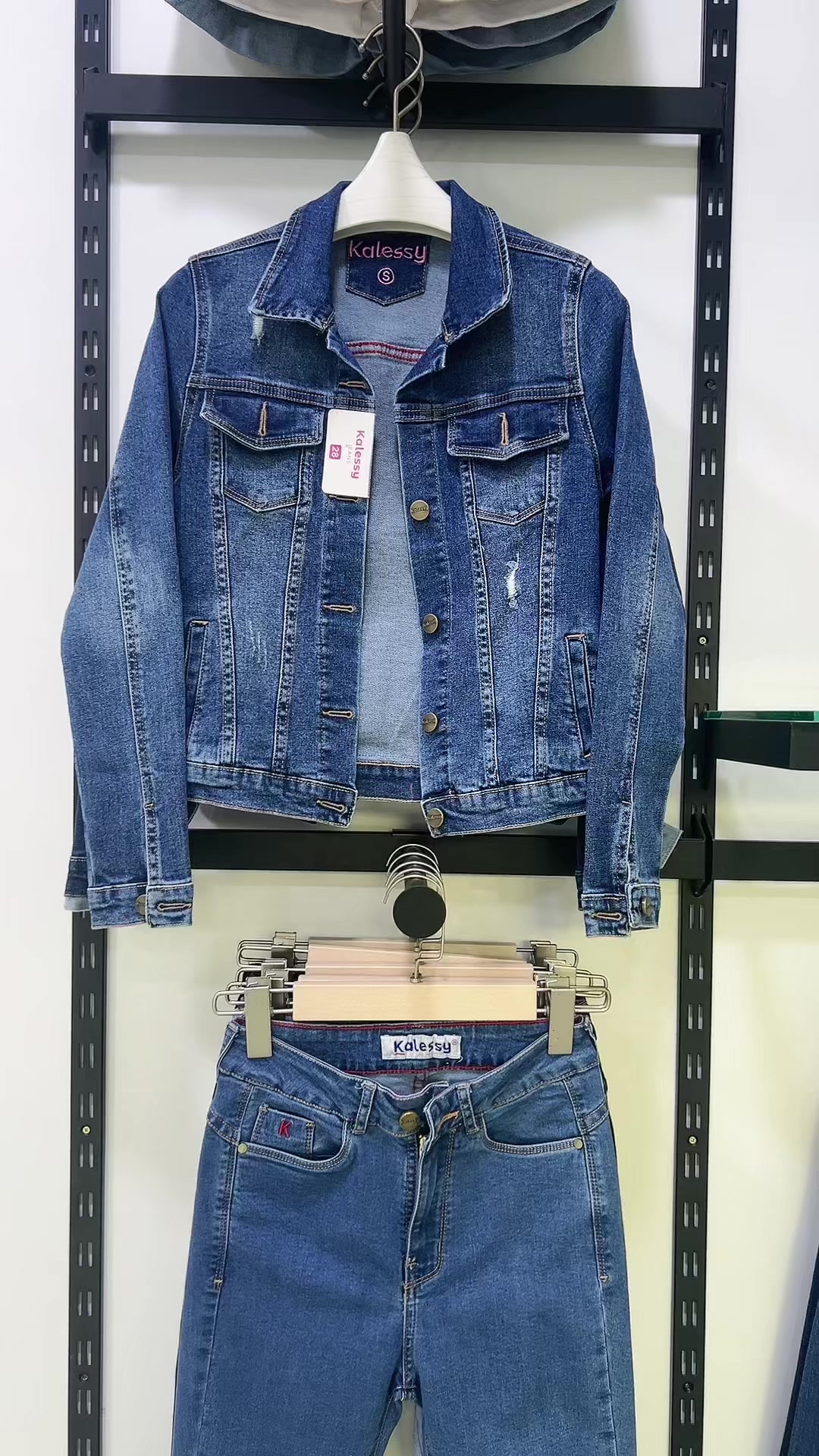 Arma ti outfit 😄 #jeans #outfit #denim | KALESSY JEANS (@kalessyjeans)