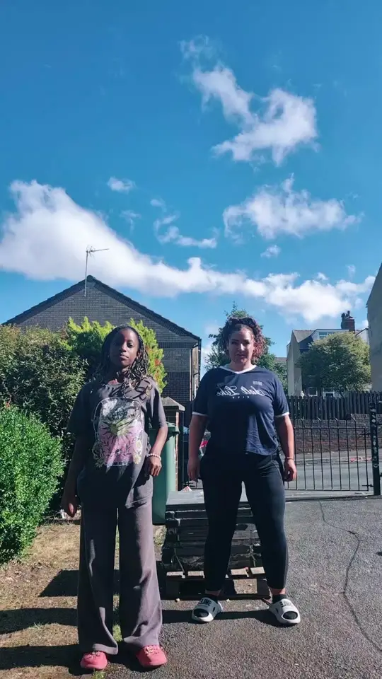 Esha Mae (@eshamae1) - Urlebird