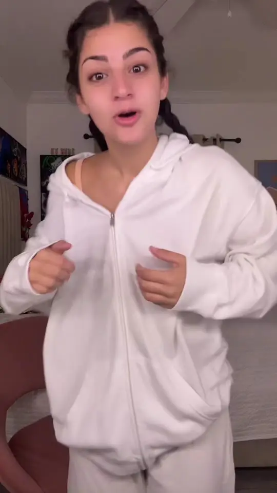 i’m already out guys !! feel great | keilly alonso (@keillyalons.o)
