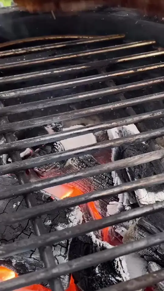Une belle Black Angus en cuisson | BBQ_Loisir (@bbq_loisir)
