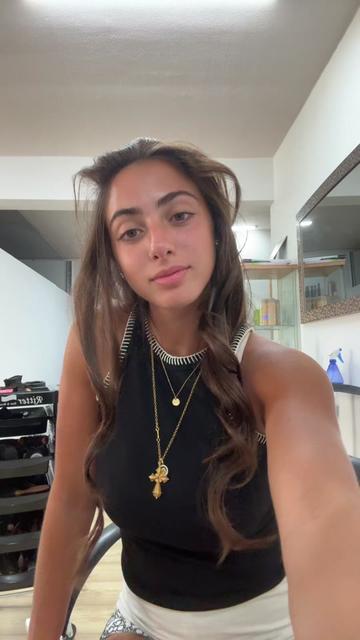 Me when I was getting my hair done | Maria Polychronis (@mariaebbbzzz)