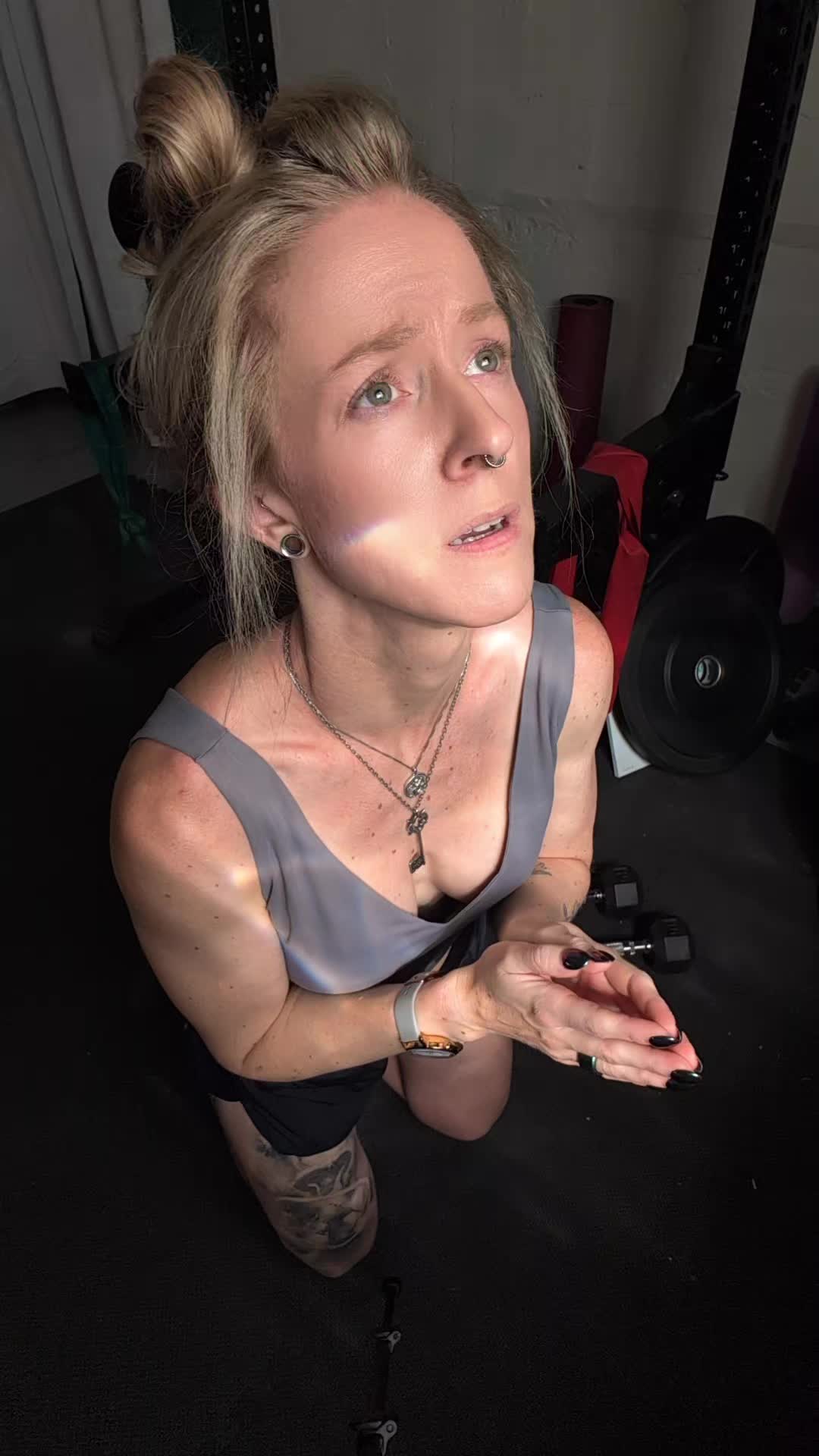 Carmilla_Vess (@carmilla_vess) - Urlebird