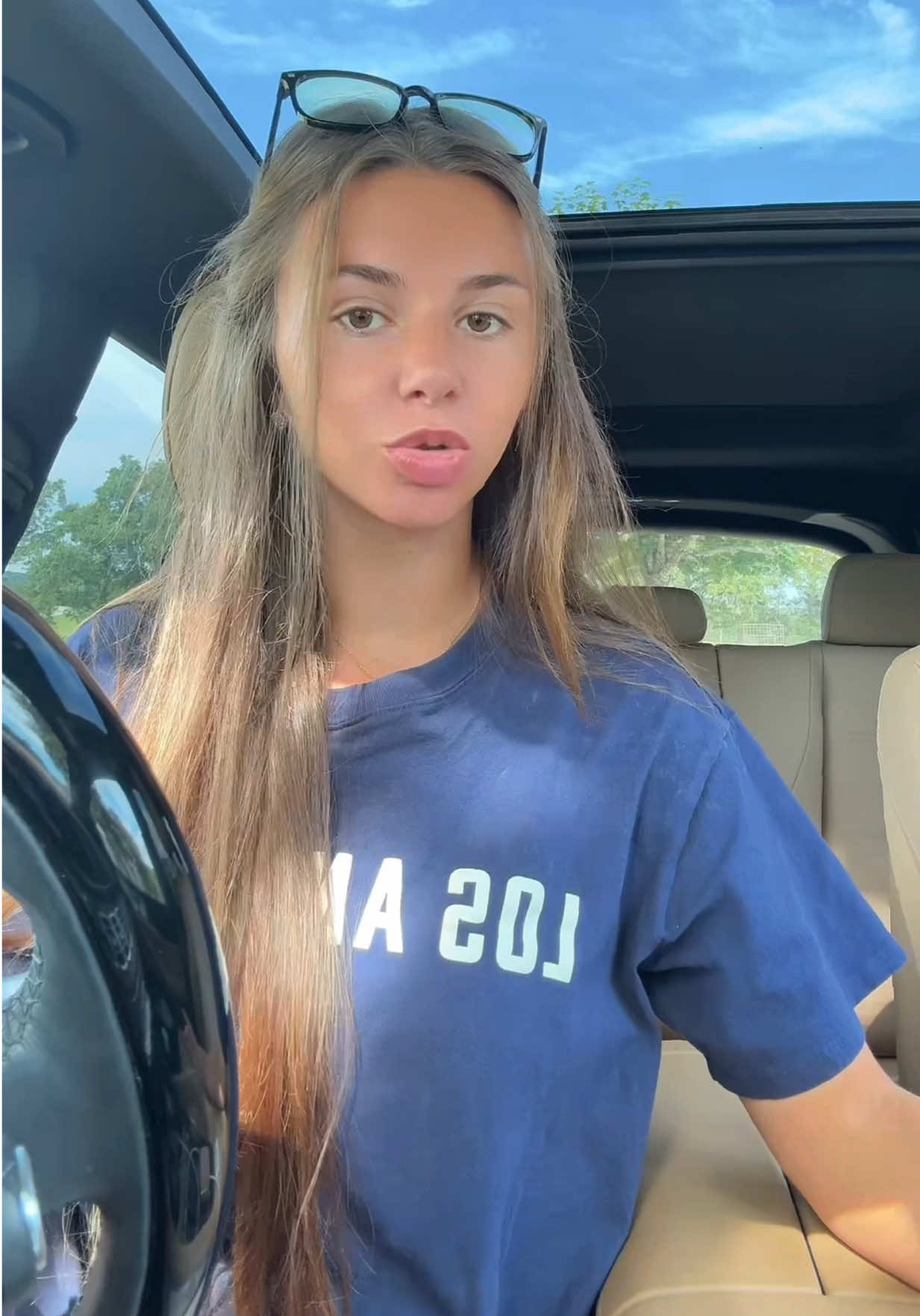 Thea Norcross (@theanorcross) - Urlebird