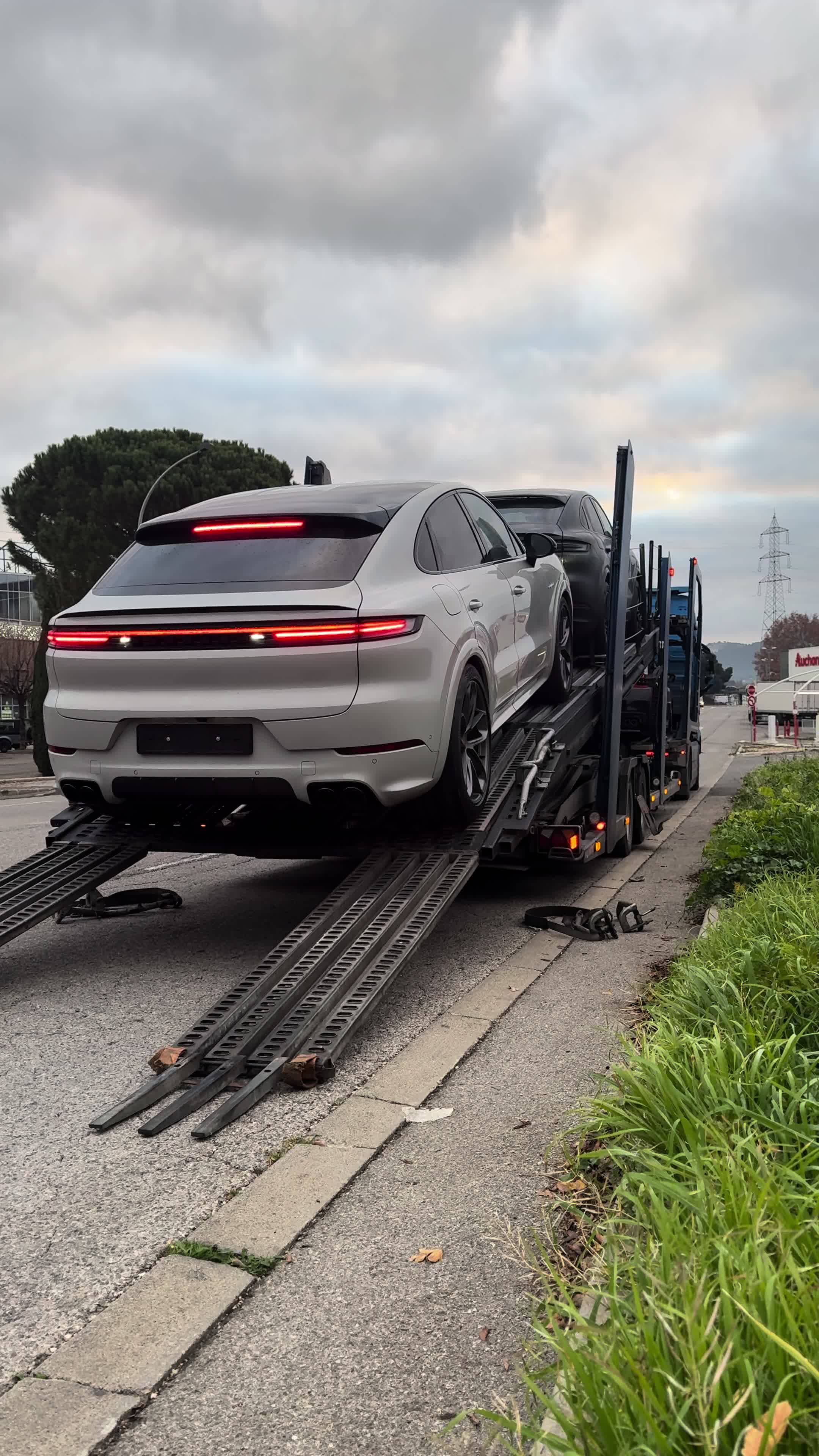 1st delivery 2025 ! #porsche | SNAP CARS (@snap.cars)
