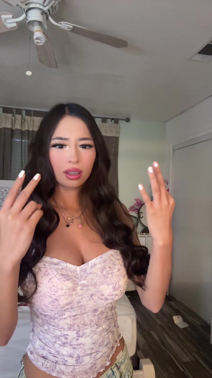 Bre🎀followingback (@ily.bre) - Urlebird