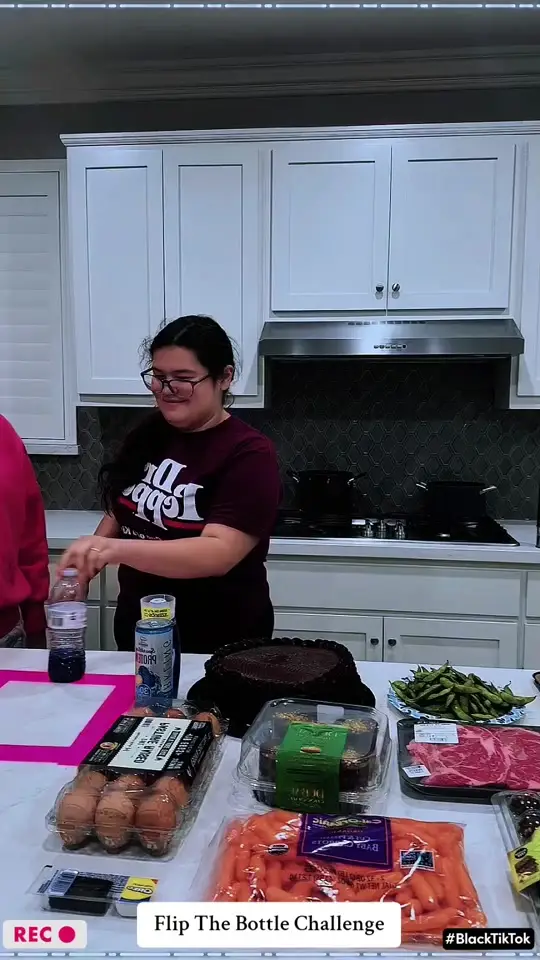 izzy and mary flip the bottle challenge | Izzy & Mary Fans (@foodiegirl961)