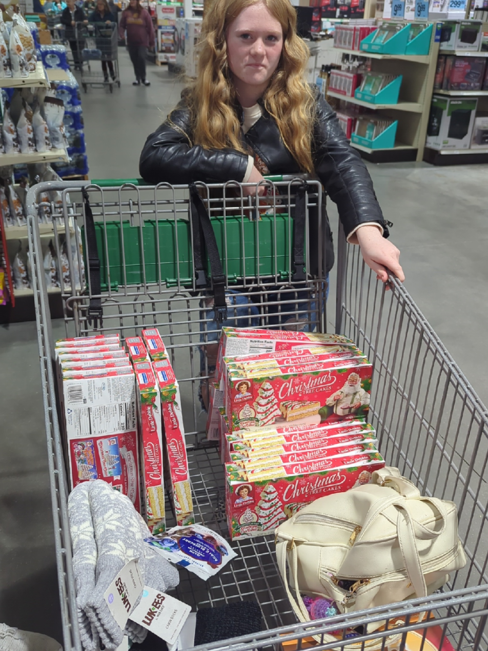 Elizabeth Jo (@elizabethstantonloomis) - Urlebird