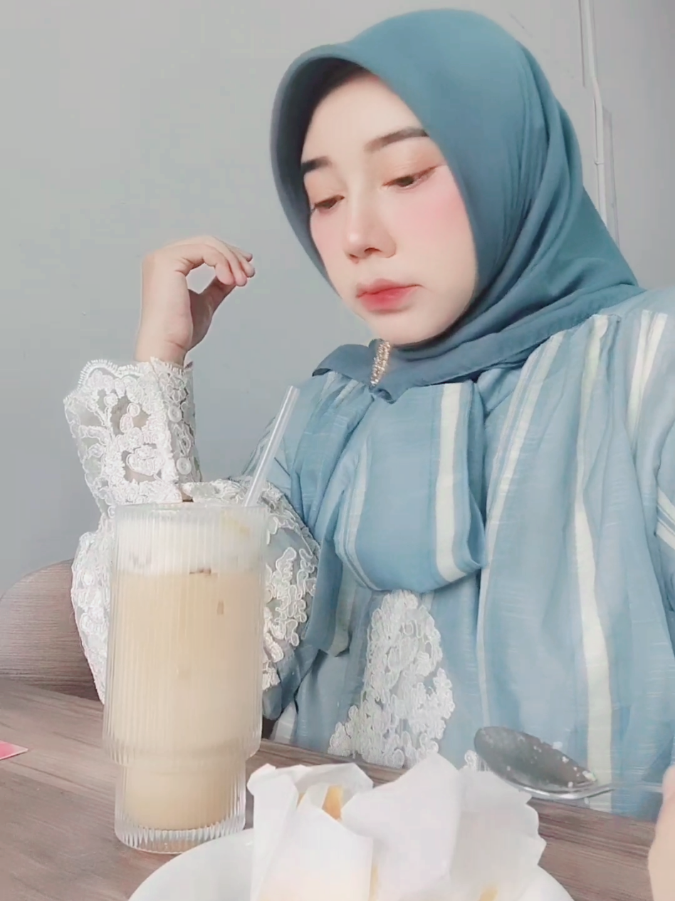 MommyTa (@mommy.itha) - Urlebird