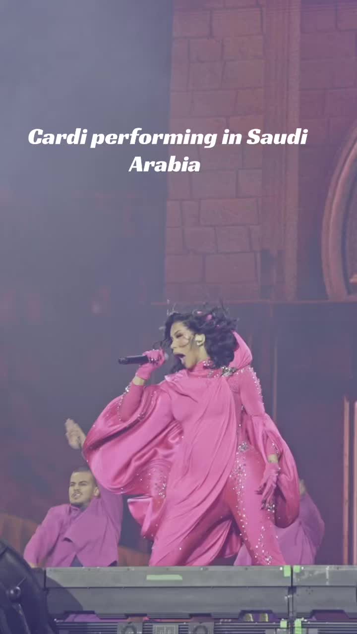 🌟 Her Stunning Soft Midriff and Subtly | ⭐ Navel ).( Valhalla ⭐ ...