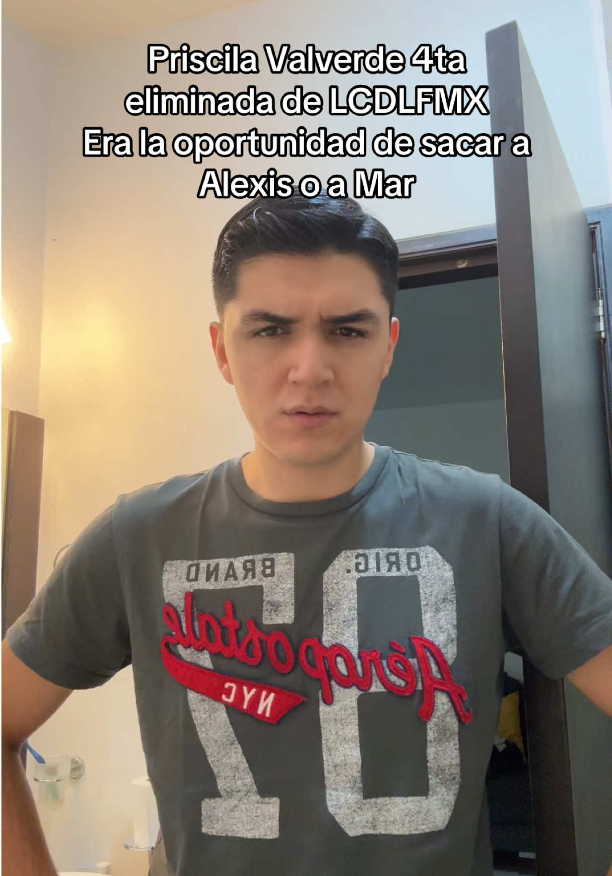 奥さん(181cm)についてのクイズです | 奥さんがでっけえ (@181_kanojo)