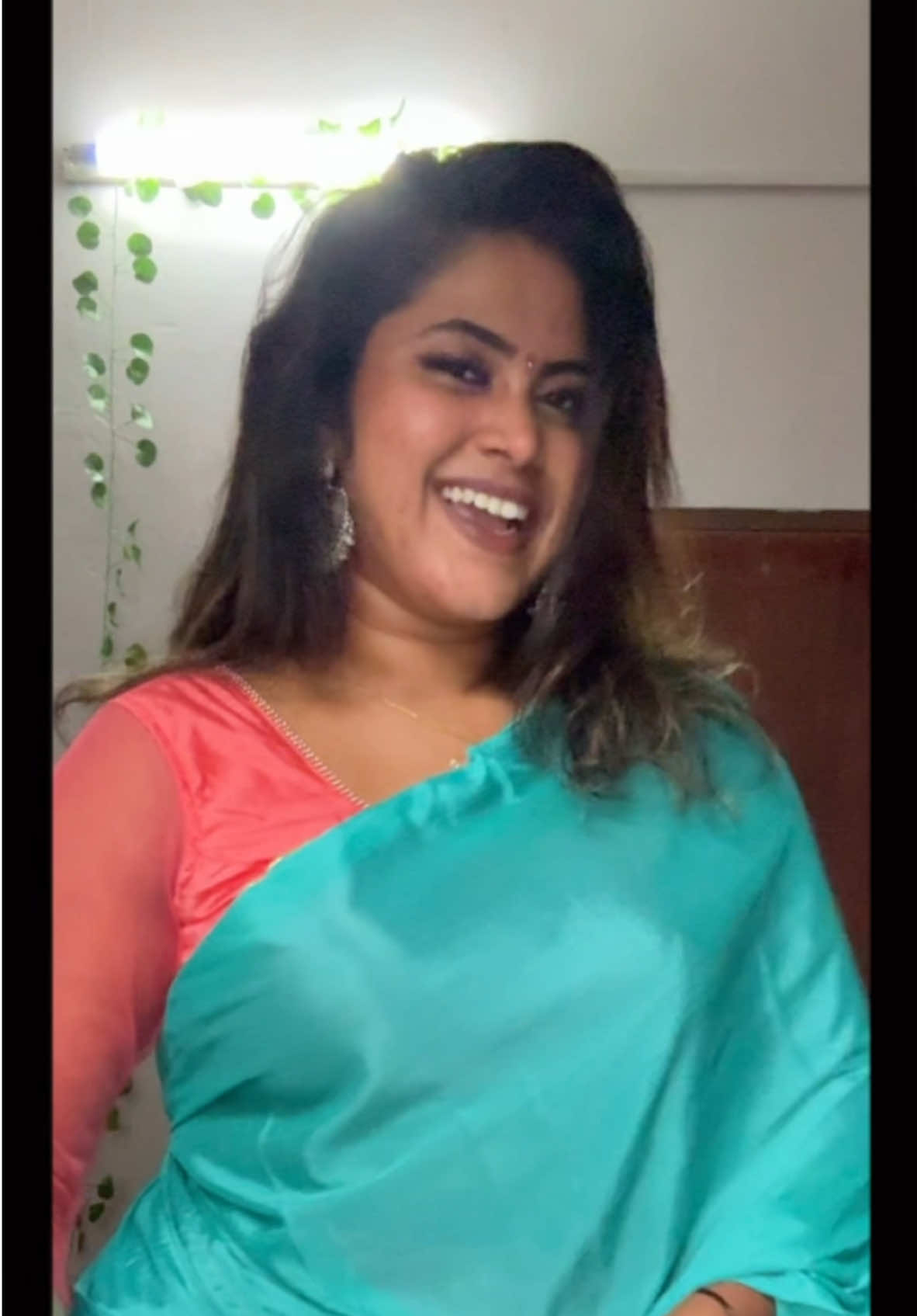 Trending? ️‍🔥 #BangBangBang #tamilsong | దివ్యాషిని (@divya_official_1004)