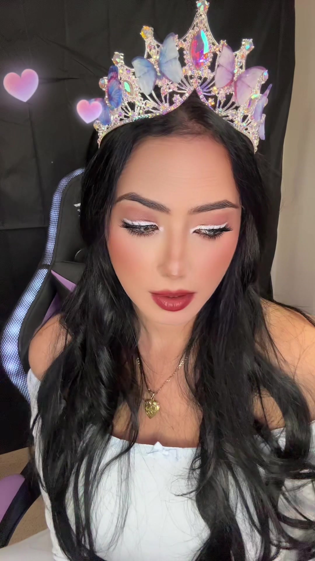 don’t care if i’m toxic 🤷🏻‍♀️#06 #asian | vee liette (@veeliette)