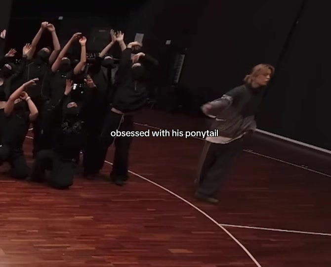 ib: @la.ari_erfg49 #oc#dandyworld | ALLIE (@la._allie)