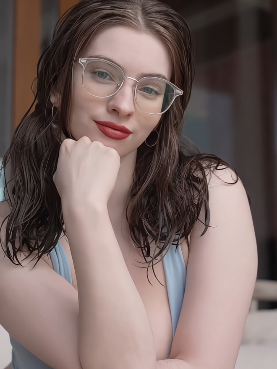 Emily Emika (@emiilyemika) - Urlebird