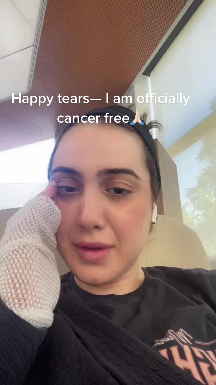 Sarah! Explain you haven't seen | 𝓢𝓪𝓻𝓪𝓱 𝓜 𝓖𝓮𝓵𝓵𝓪𝓻 (@sarah.michelle.ge)