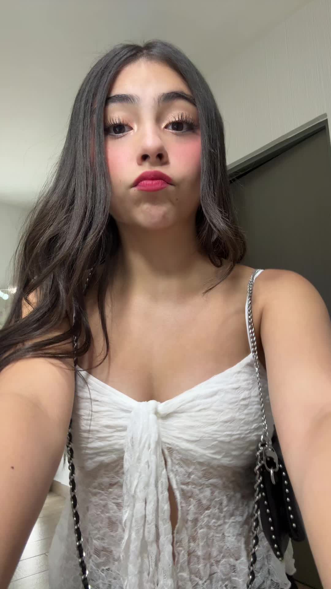 Isaa 💗 (@grwm._isaaa) - Urlebird