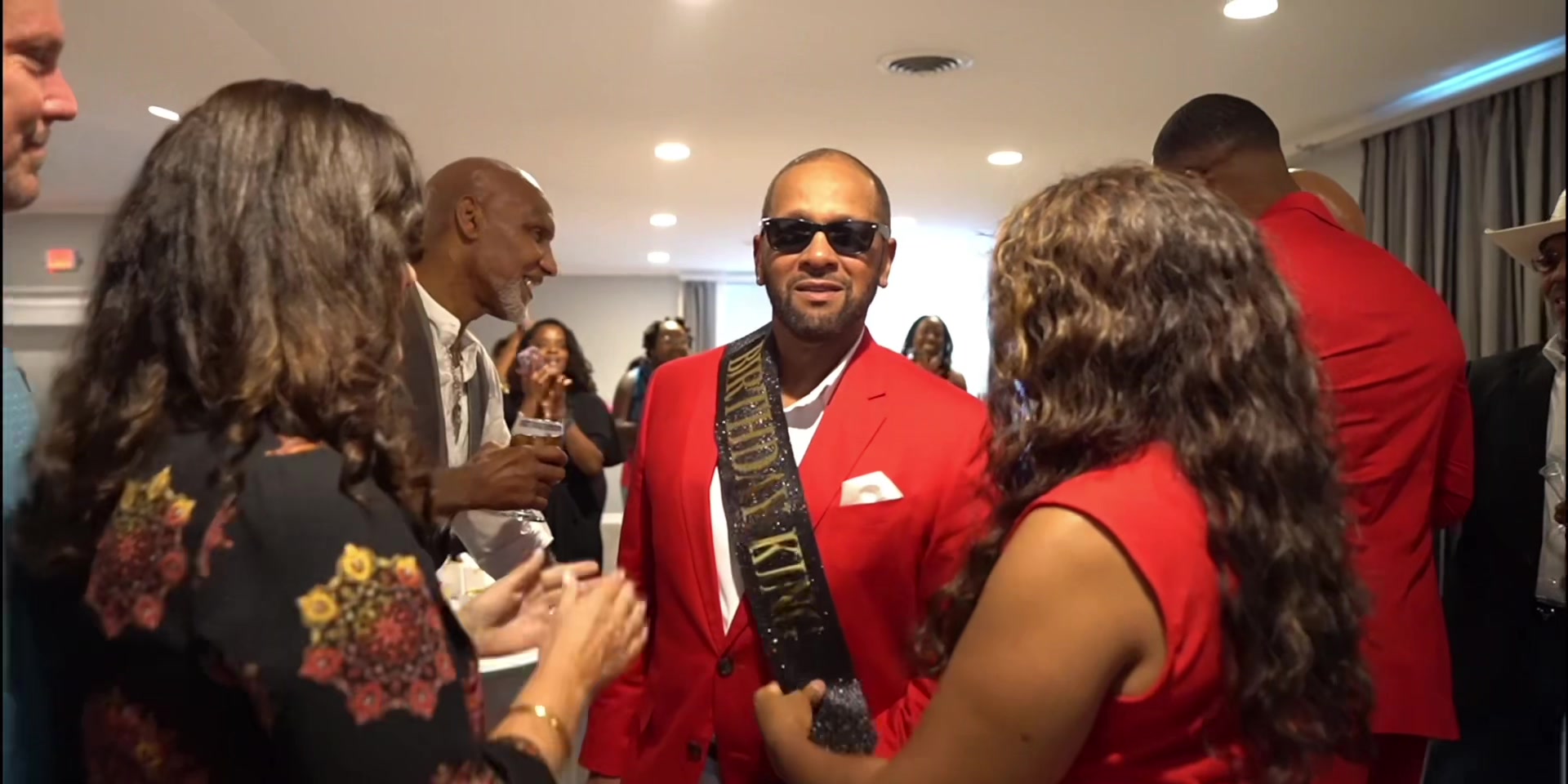 Guess my height 😉 #dwarfism | Leia Little 🎀 (@leialittle)