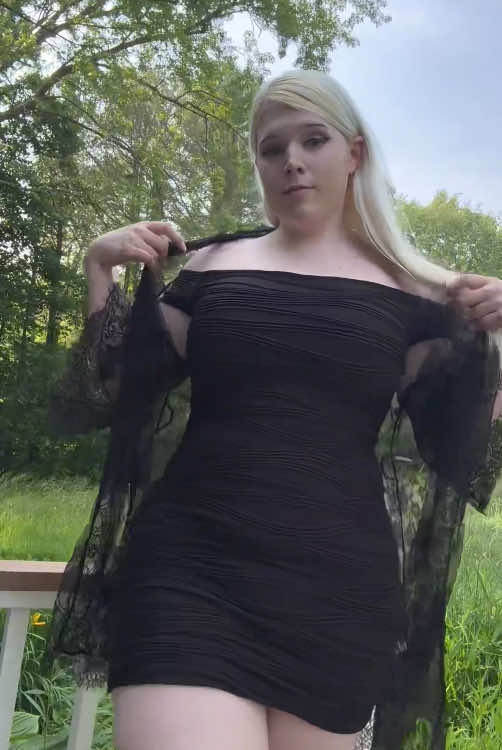 Amanda Rae (@realamandarae) - Urlebird