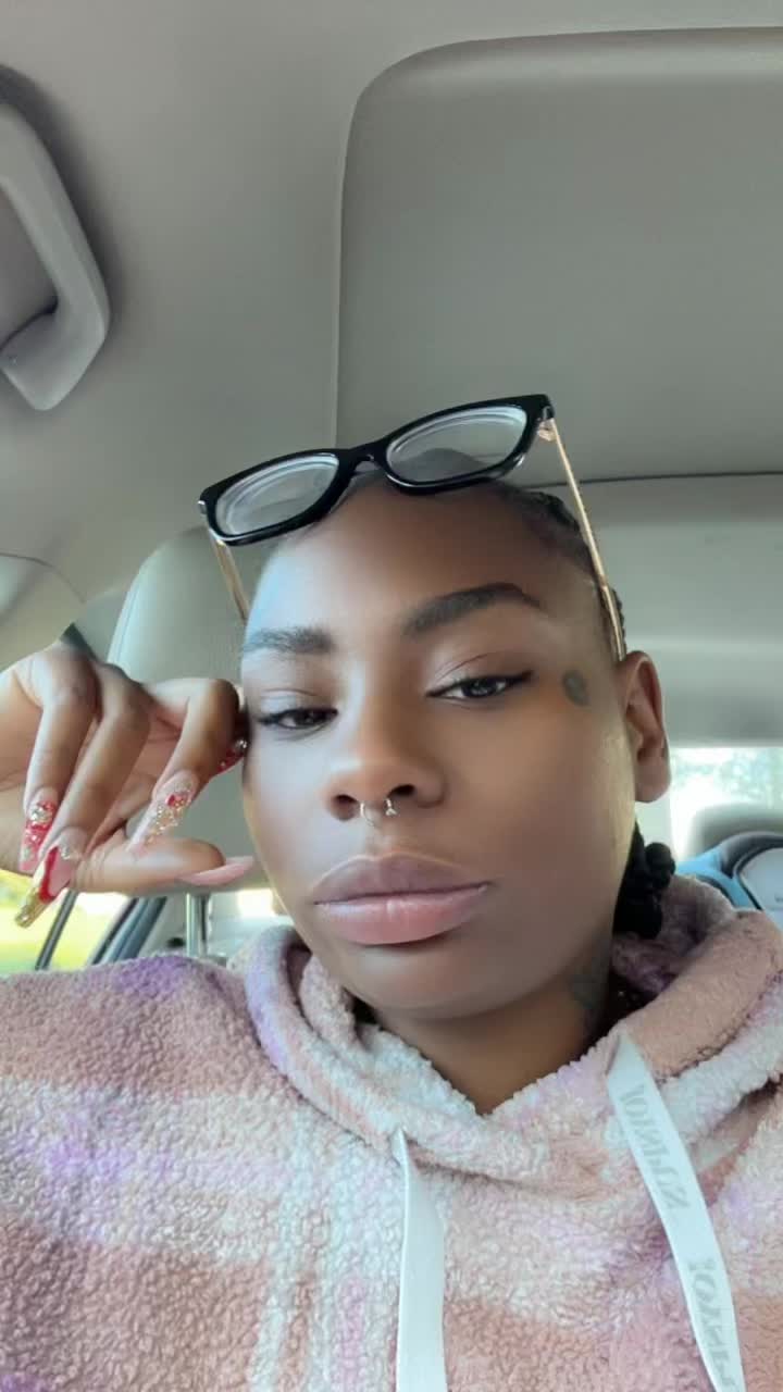 Shawnna Jonnell (@shawnnajonnell) - Urlebird