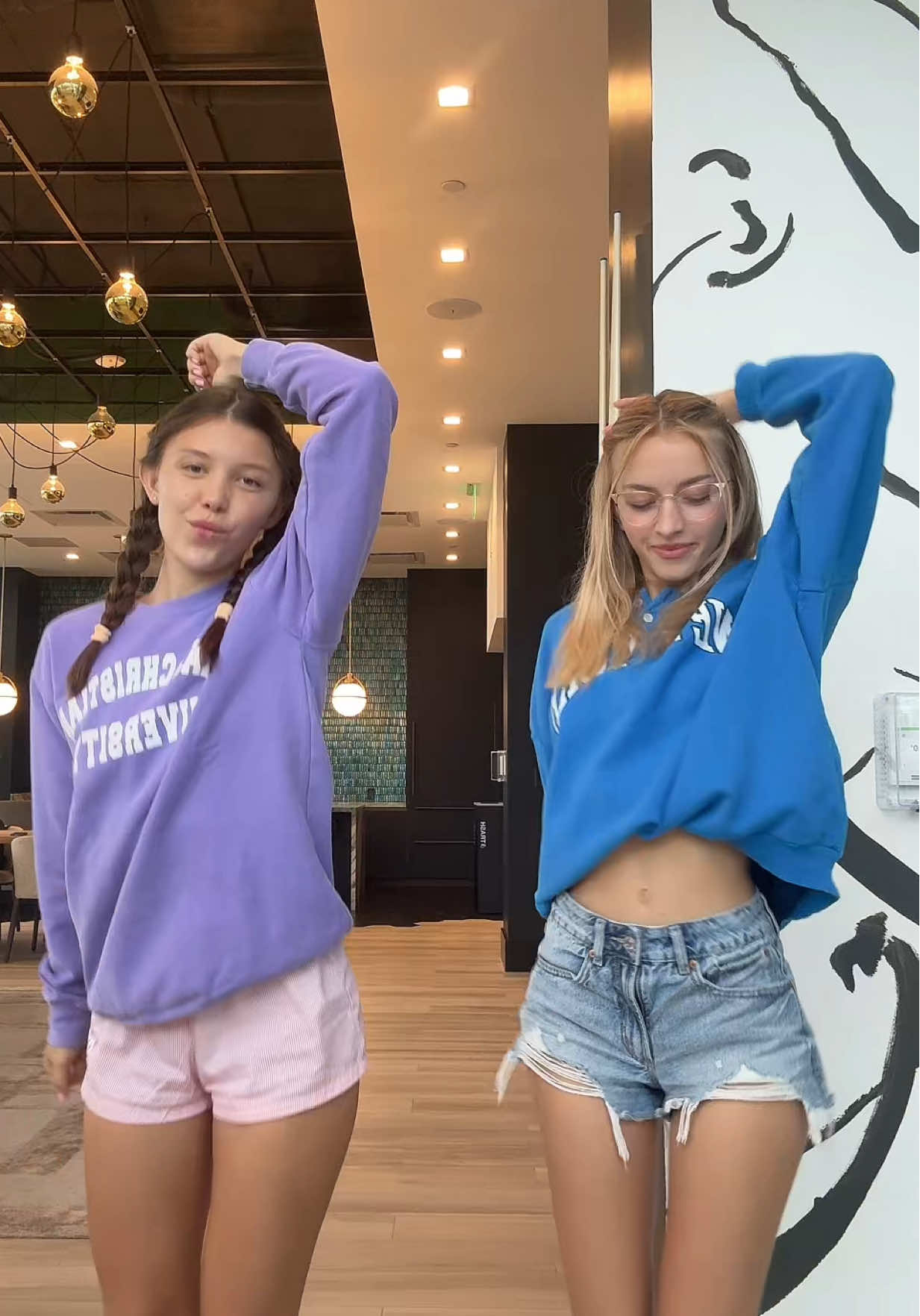 Evi 🌺 (@littlebirdevi) - Urlebird