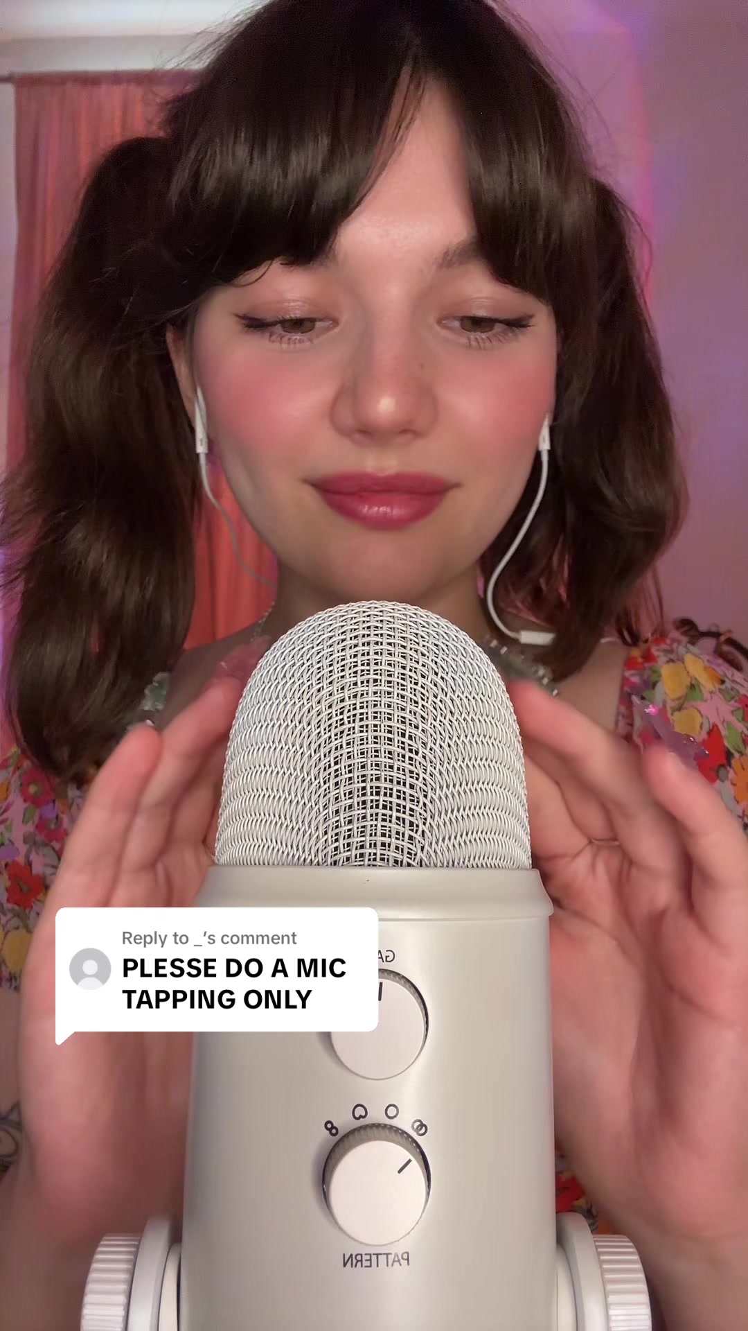 Jules ASMR (@julesasmr8) - Urlebird