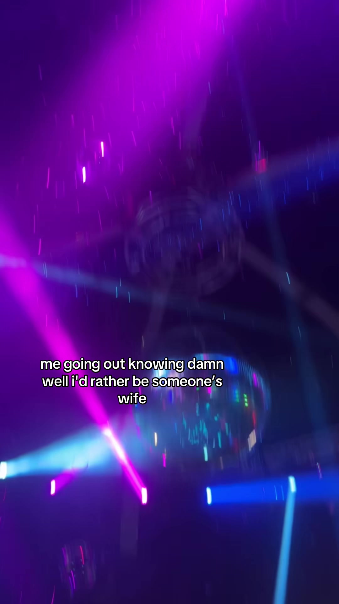 sarah (@lxves._) - Urlebird