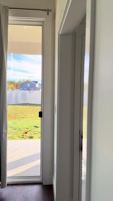 New house, new scares! #scare #scarecam | Rachel Murtagh (@rachel_murt)