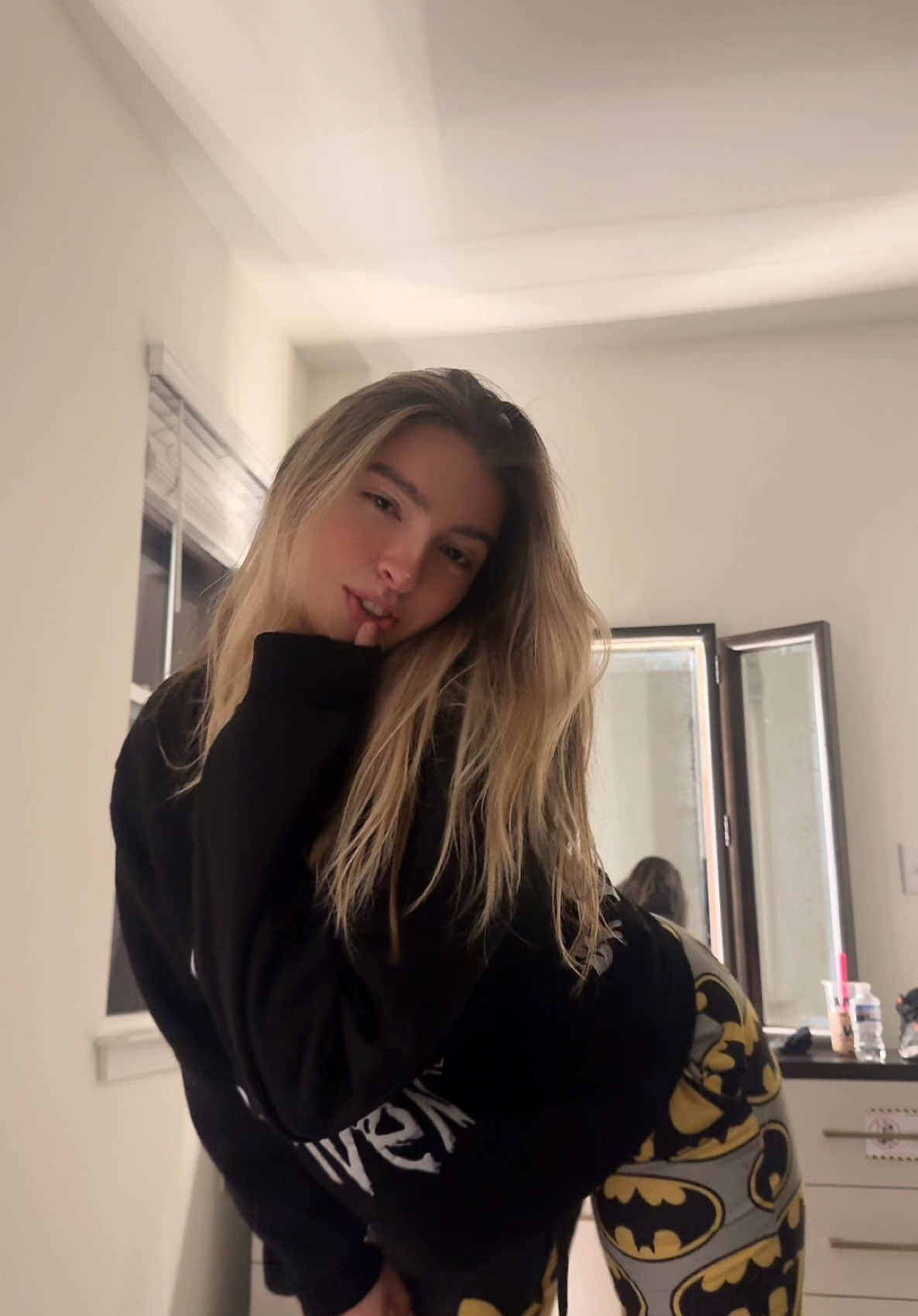 Carley (@carleycakeee) - Urlebird