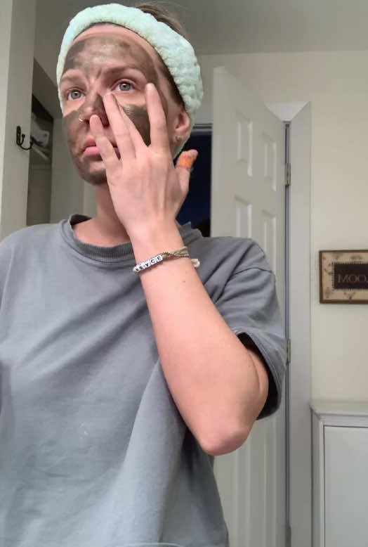 M E G A N (@megan_mree) - Urlebird