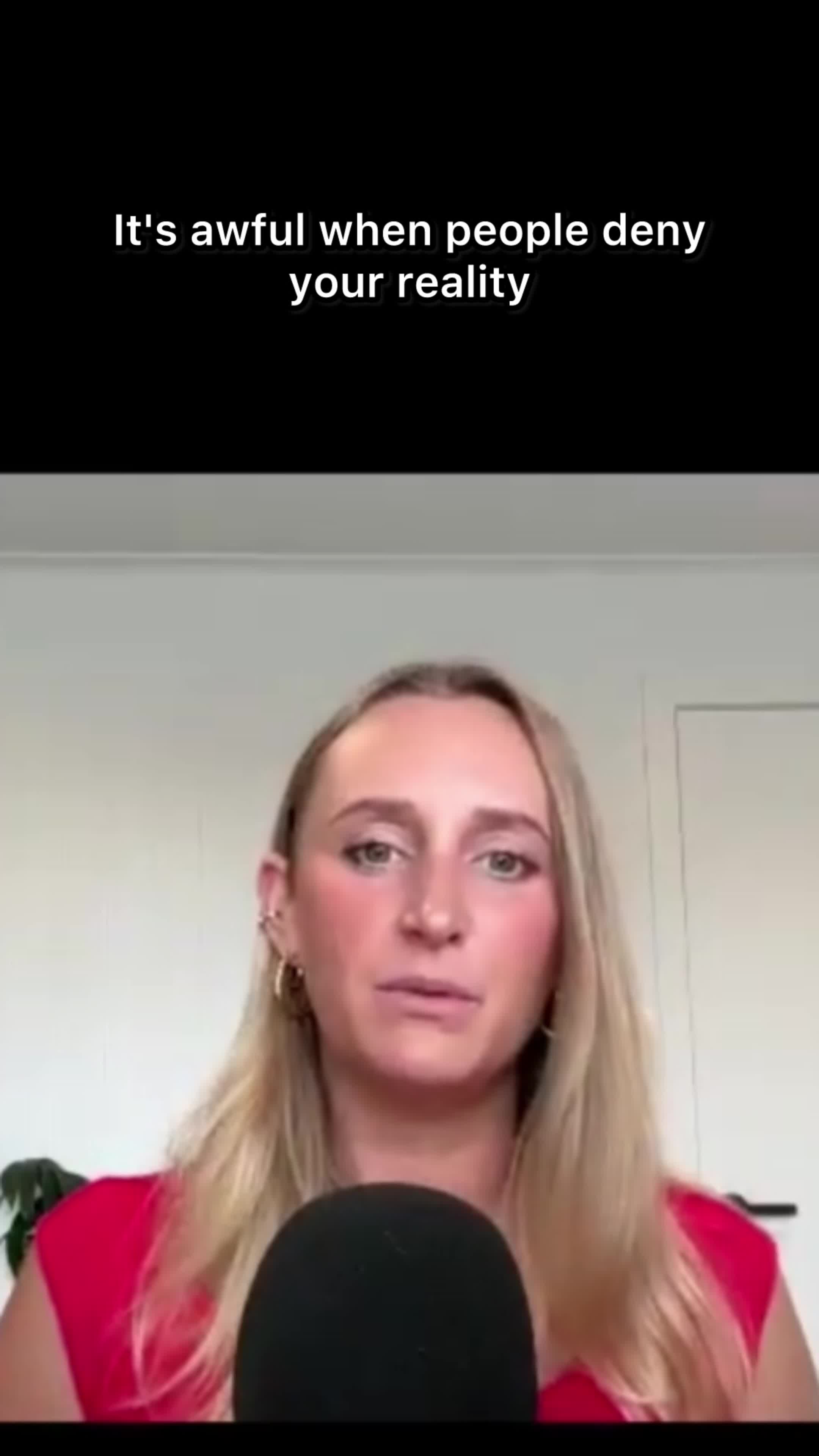 Caraline (@caralinesadventure) - Urlebird