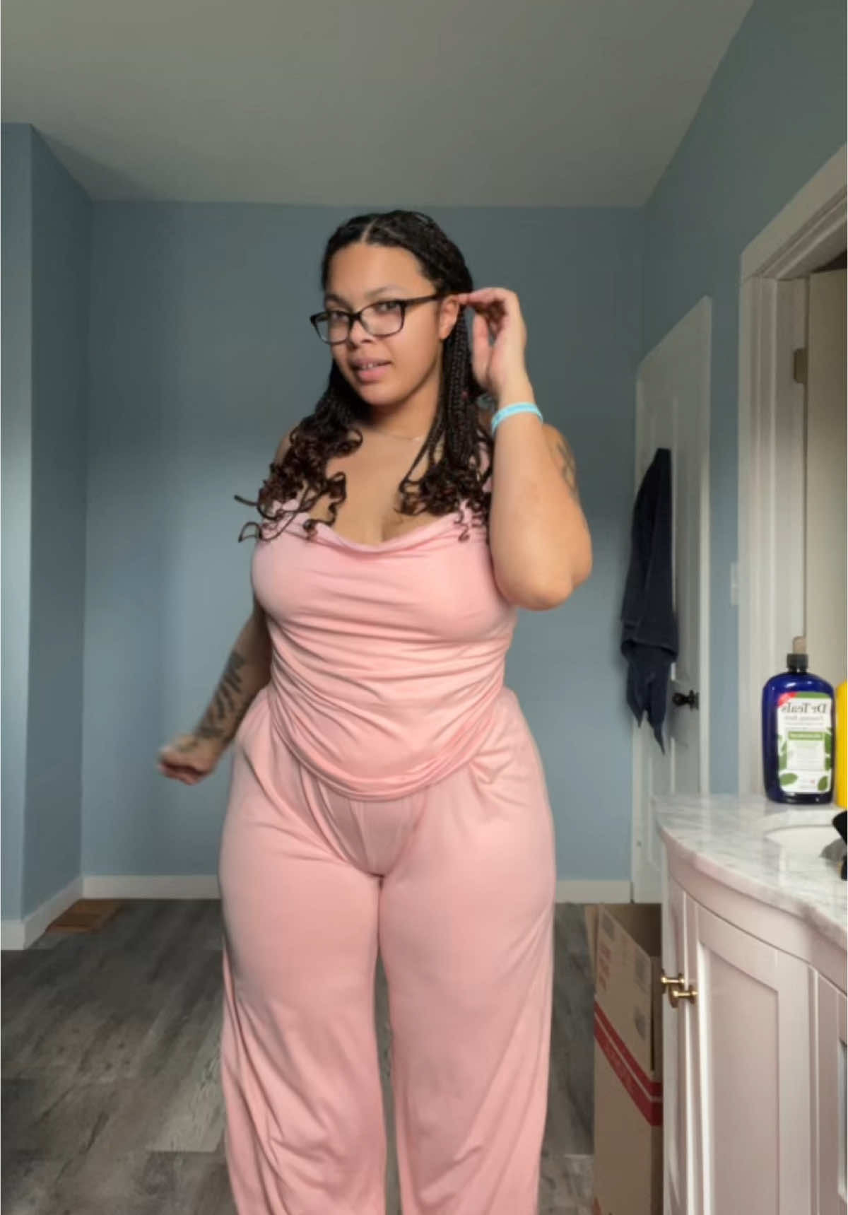 theQueen_Celine (@thequeen.celinee) - Urlebird