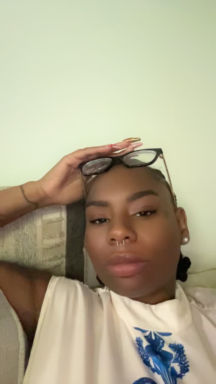 Shawnna Jonnell (@shawnnajonnell) - Urlebird