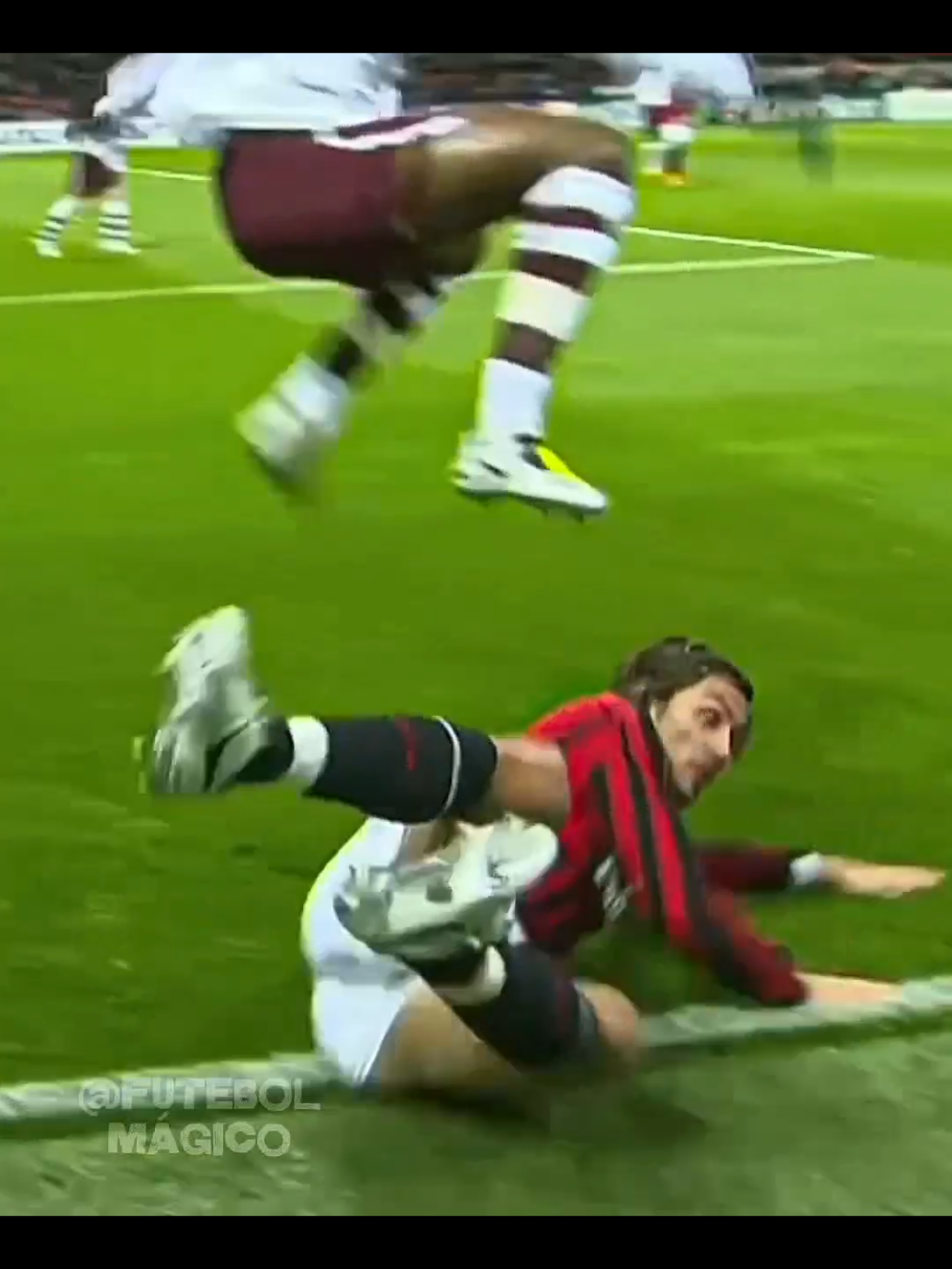 Maldini Defending Skills 😮‍💨 | #maldini | Futebol Magico ...