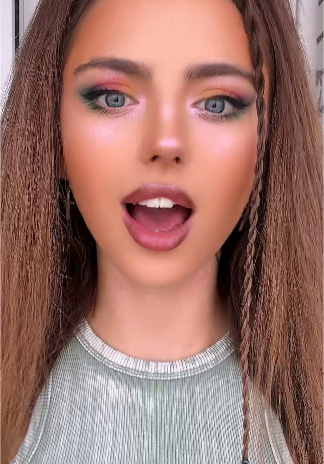 VANI (@vanistrimer) - Urlebird