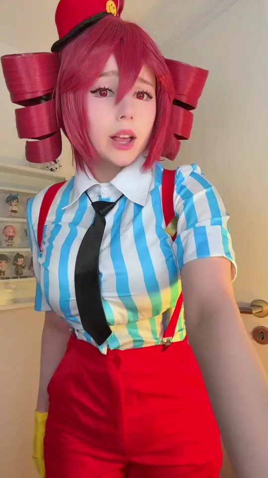 twitch.tv/upminaa (@upminaa.cos) - Urlebird