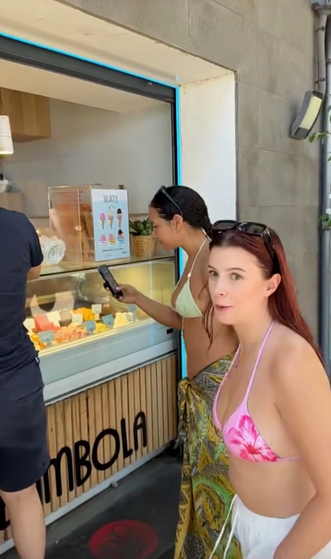 Mia Grose (@mia.grose) - Urlebird