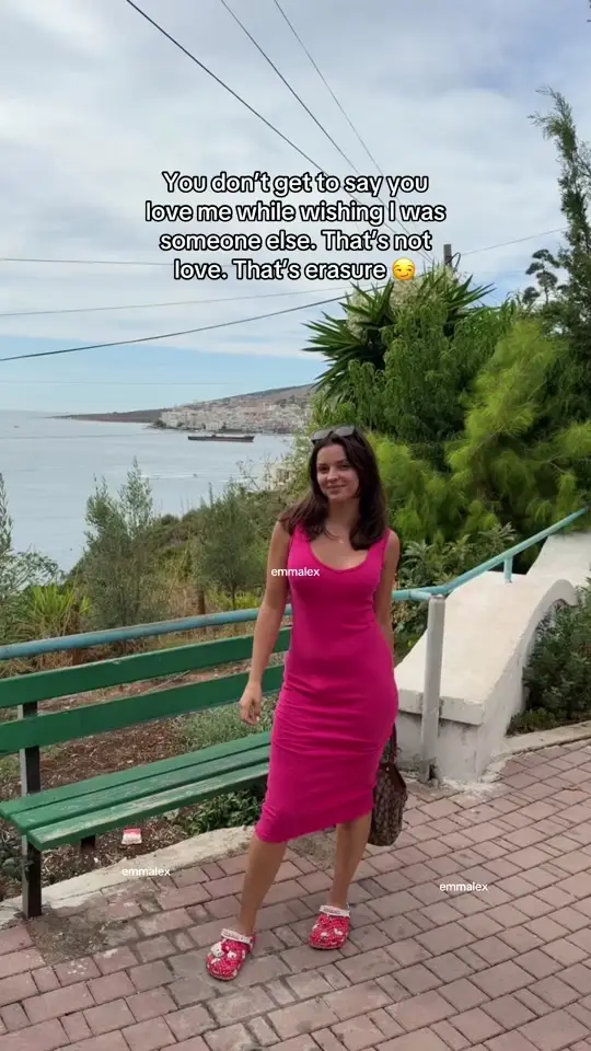 Emma Lex (@emmatsgirl) - Urlebird