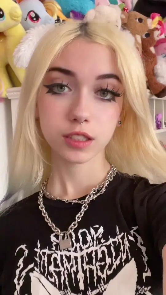 Excited 4 melanies new music 😩😩 | Jade (@iluvmeww)