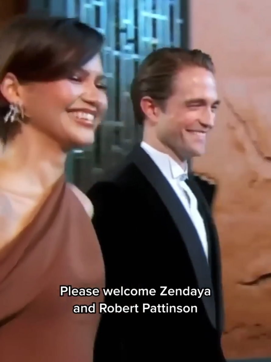 Zendaya and Robert Pattinson Presenting | zendayaclub95 (@zendayaclub95)