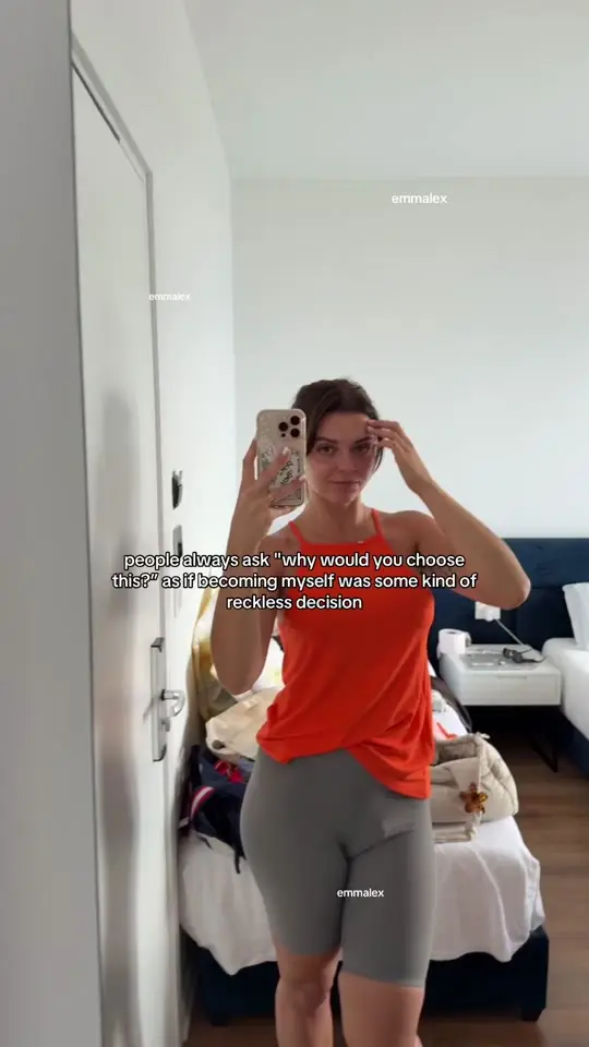 Emma Lex (@emmatsgirl) - Urlebird