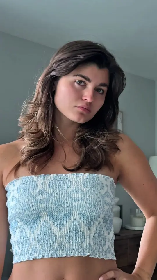 Elle Edwards (@livefitelle) - Urlebird